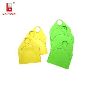 Cina TPU Large Size Goat Sheep Tag With Laser Printing Number Cattle Goat Neck Collar in vendita