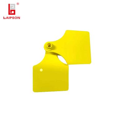 Cina TOP TPU Farming Equipment Animal Identification Cattle Cow Sheep Male Ear Tag For Farm in vendita