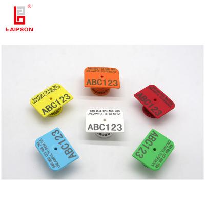 China Uso rectangular de los cerdos del cerdo del cerdo de las etiquetas de oído del ganado 52m m 38m m con la marca del laser en venta