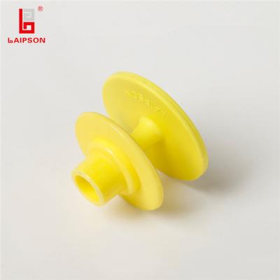China Etiqueta de oído amarilla de la frecuencia ultraelevada de la gama larga M4 RFID 860-960MHz 32mm*24m m 3 metros de uso fácil en venta