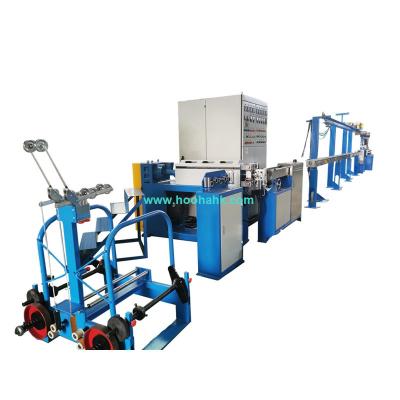 中国 PLC制御箱が付いている500m/Minワイヤーおよびケーブル押し出し外装機械 販売のため