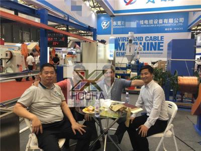 Cina Macchina della fabbricazione di cavi di potere, macchina dell'espulsore del cavo del PVC per il lavoratore 2 in vendita