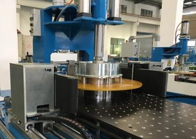 Cina Macchina avvolgitrice d'avvolgimento ed automatica applicabile per il cavo di 5-25mm in vendita