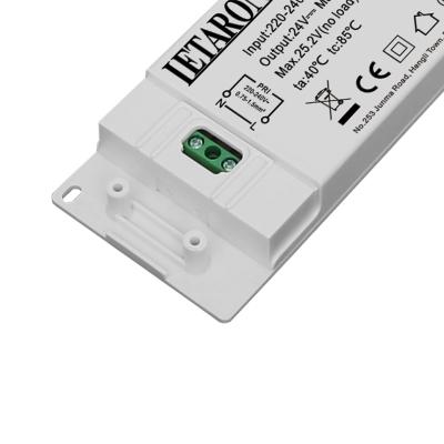 Cina Alimentatore driver 36W a bassa tensione convenzionale ultrasottile standard europeo IP44 in vendita