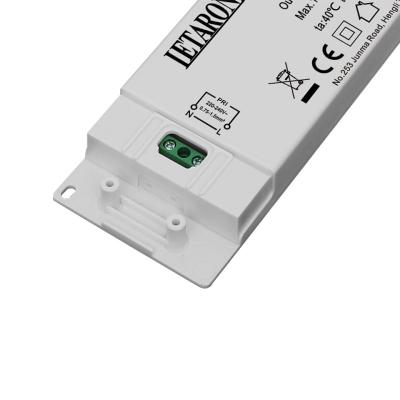 Cina Alimentatore driver 48W ultra-sottile convenzionale a bassa tensione standard europeo IP44 in vendita