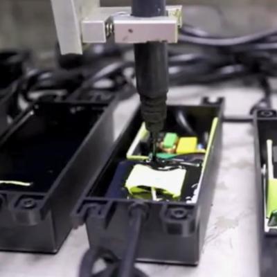 Cina Dispensing Machine per il processo di distribuzione accurata della colla in vendita