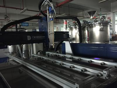 China Máquina de distribuição de cola adesiva de silicone de 40L ou personalizada para mistura dinâmica/estática à venda