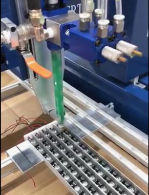 Cina Pompia di ingranaggi AB Dispenser di colla per LED Strip Speed di uscita della luce 5-66g/5s regolabile in vendita