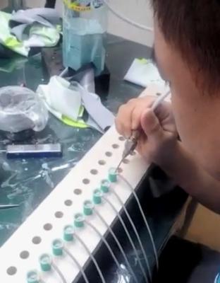 Cina AB Macchina di distribuzione di colla di miscelazione Attrezzatura per la colla con resina epossidica con capacità di serbatoio di 40L in vendita