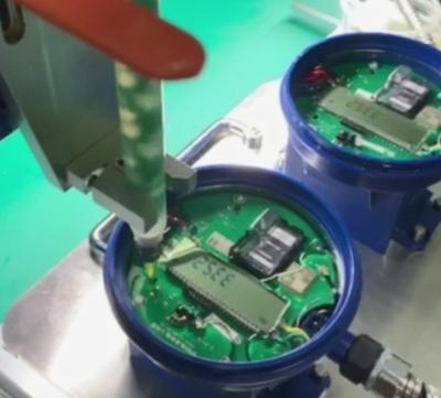 China Maschinen-Hardware Selbstreinigung Zwei-Komponenten-AB-Teil-Klebmaschine für Wasserzähler zu verkaufen