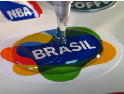 Cina PLC touch screen control system Epoxy resin dome sticker machine per il materiale in silicone in vendita