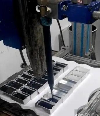 Cina Dispensatore automatico di colla per macchine e macchine ad alta precisione in vendita