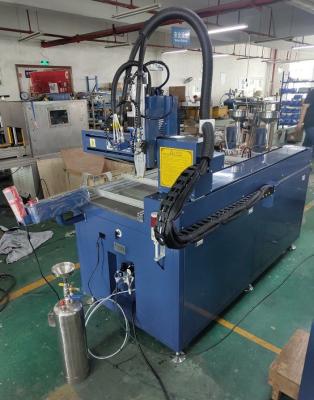 Cina 60L Capacità Imballaggio in legno CNC 3 assi Dispensatore automatico di colla Epoxide in vendita