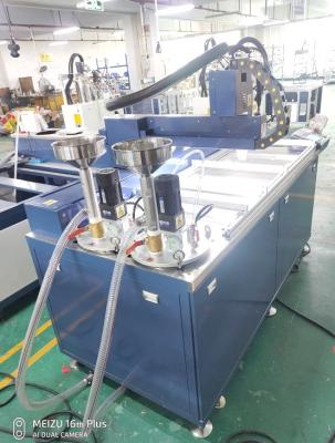 Cina 60L Capacità Imballaggio in legno CNC 3 assi Dispensatore automatico di colla Epoxide in vendita