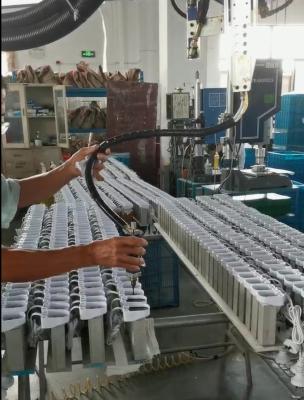 Cina Rapporto di miscelazione Da 1 1 a 10 1 Dispensatore di colla regolabile PJL-800 per la distribuzione di adesivi in vendita