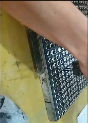 Cina Apparecchiature di distribuzione adesive per la miscelazione in vaso Rapporto da 1 1 a 10 1 regolabile in vendita