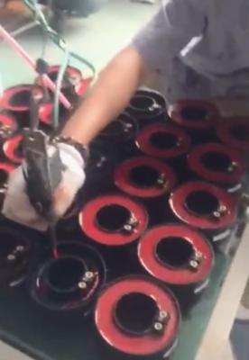 Cina 5-66g/5s Tasso di incollaggio Robot Dispensing Machine Colla con Daheng Patent Plunger Pump in vendita