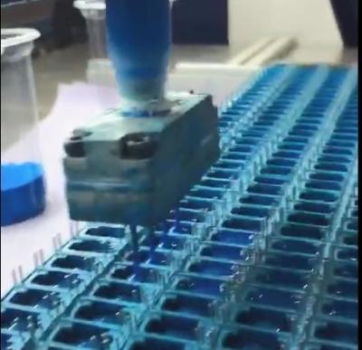 Cina Macchine CNC automatiche per la distribuzione di colla di riempimento liquido per l'applicazione di adesivi di precisione in vendita