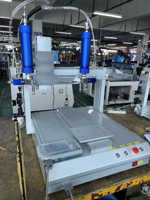 Cina Installazione verticale Dispensatore di colla a 3 assi Stabile macchina automatica di composizione della colla in vendita