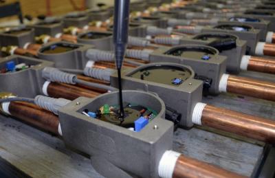 China Elektrisch aangedreven tweecomponenten lijmmengmachine voor industriële toepassingen Te koop