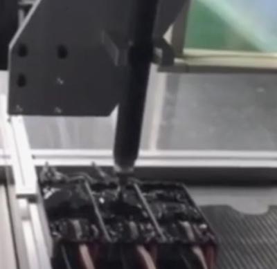 Cina Richiesta personalizzata Abbiamo la perfetta macchina di distribuzione di adesivi epossidici a resina a 2 parti in vendita