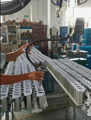 Cina Macchina di miscelazione e distribuzione di miscelazione e distribuzione per il sistema di dosaggio dinamico di poliuretana in resina PU in vendita