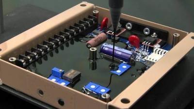 Cina Macchina di distribuzione automatica di colla in silicone 2K per l'applicazione di driver a LED in vendita