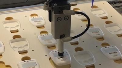 中国 LED照明とPCBAのための自動高精度3軸計測混合ポッティングマシン 販売のため