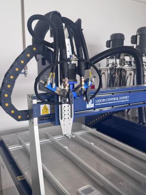 Cina Daheng Patent Plunger Pump Glue Potting Machine con rapporto Ab regolabile / serbatoi in vendita