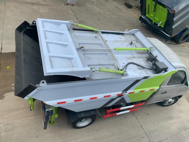 Dongfeng 4.5 ton self-handling garbage truck rear view