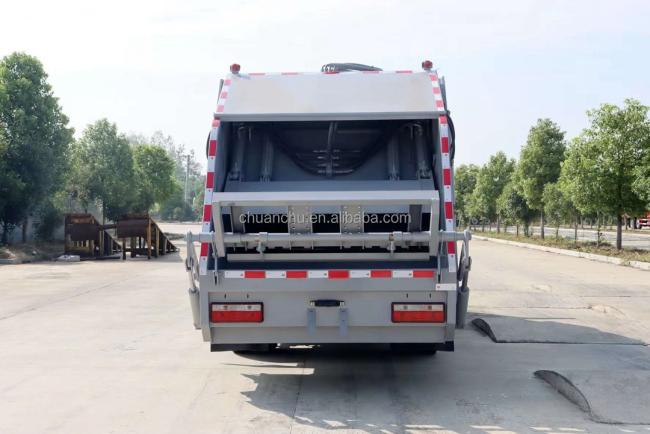 Dongfeng 5083ZYSBEV electric garbage truck in operation