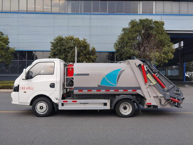 Rear compartment of garbage truck