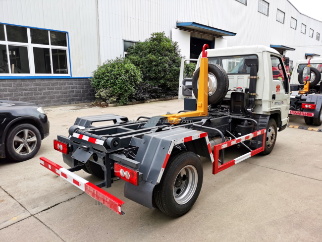 Hook Arm Lifting Garbage Truck operation view