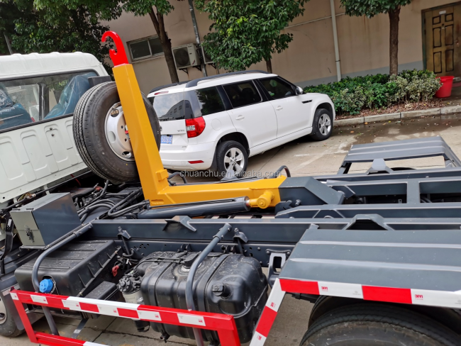 Hook Arm Lifting Garbage Truck mechanism view