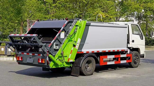 JMC Compressed Garbage Truck loading mechanism
