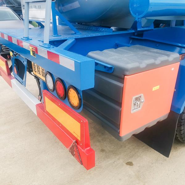 Quality 3 axles Large Tank Semi Trailer For Dangerous Chemical Liquid Transport 32T Max for sale