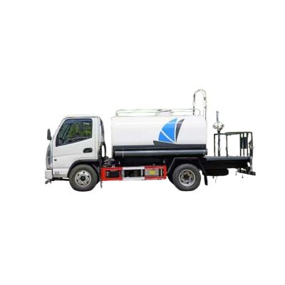 中国 最新のディーゼル燃料型散水車プラント、リモコン式ウォーターガン搭載の給水車 販売のため