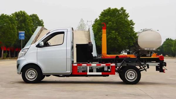 Quality Small Changan Hook Arm Garbage Truck Hooks Lift Trailer For Waste Management for sale