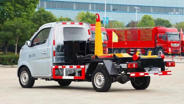 Quality Small Changan Hook Arm Garbage Truck Hooks Lift Trailer For Waste Management for sale