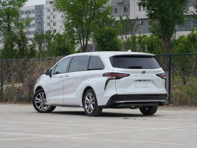 Cina Toyota INNOVA Auto a mano sinistra Mini In vendita Europa Auto ibride e a benzina in vendita