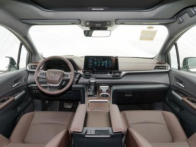 Cina ToyoTa Gravia SUV ibrido elettrico MPV 2.5L Premium Edition con sterzo sinistro in vendita