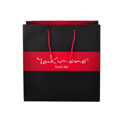 Cina L'imballaggio di carta della corda di nylon insacca il materiale di 190gsm Artpaper per il mestiere del regalo in vendita