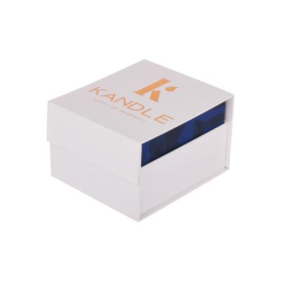 Cina White Foldable Magnetic Flip Cover Rigid Paper Gift Box Packaging Candle in vendita