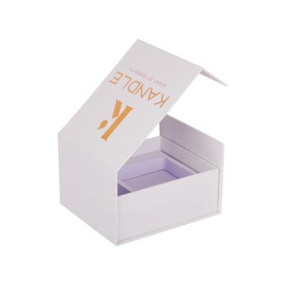 Cina White Foldable Magnetic Flip Cover Rigid Paper Gift Box Packaging Candle in vendita