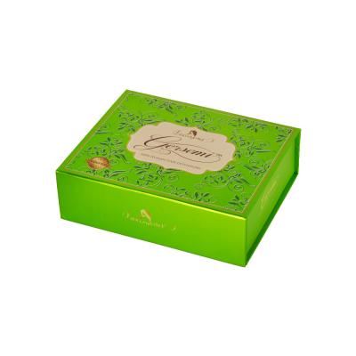 Cina Magnetic Foldable Paper Wig Gift Box Hair Extension Packaging Rectangle Green in vendita