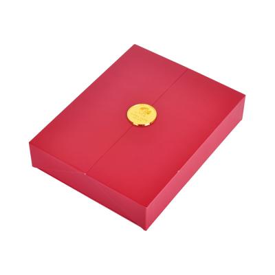 Cina Red Double Door Cardboard Paper Box Packaging Cake Hot Stamping Logo in vendita