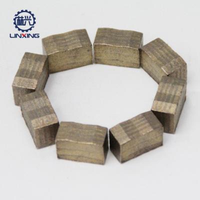Cina Segmento di diamante multiblade di buona qualità 24x8.8/9.6x15 mm per il taglio di granito bagnato in vendita