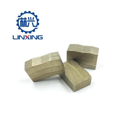 Cina LINXING Segmenti di diamanti per il taglio del granito 900 mm-4200 mm e forma del segmento più affusolato in vendita