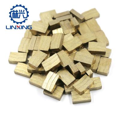 Cina LINXING Segmenti di diamanti per il taglio del granito 900 mm-4200 mm e forma del segmento più affusolato in vendita