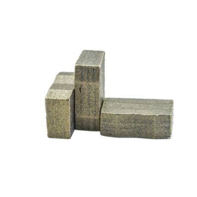 Cina Segmento multi diamante ad alta velocità per utensili di taglio di granito morbido 24*8,4/7,6*15mm 6,5mm in vendita
